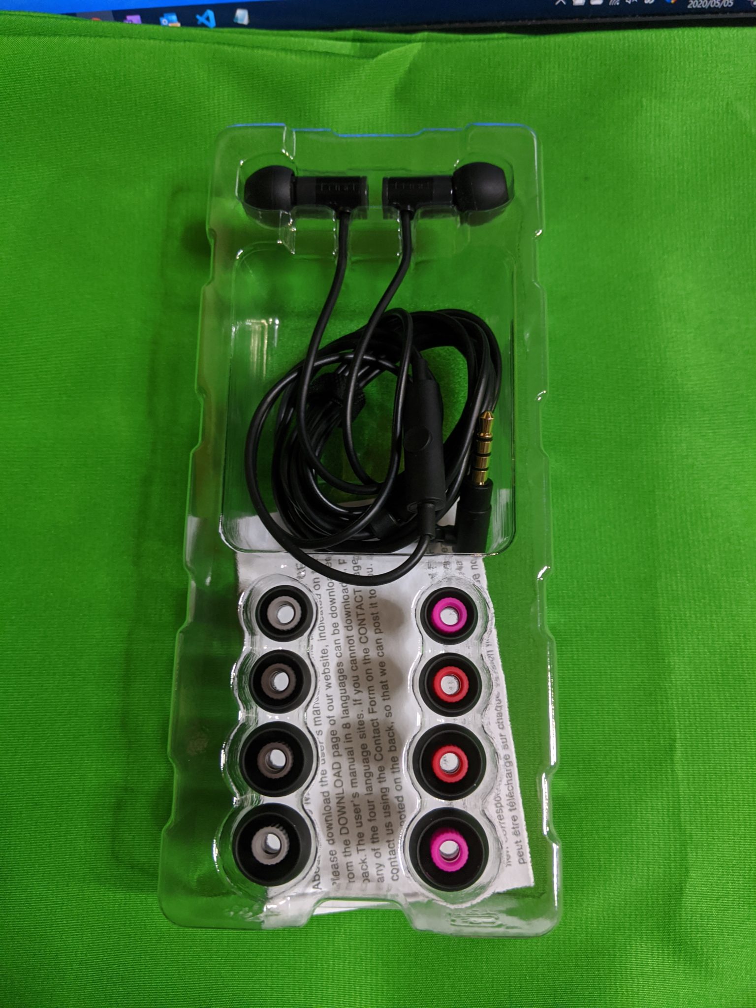 音楽もWeb会議もこれでOK 超コスパ イヤホン final E1000C